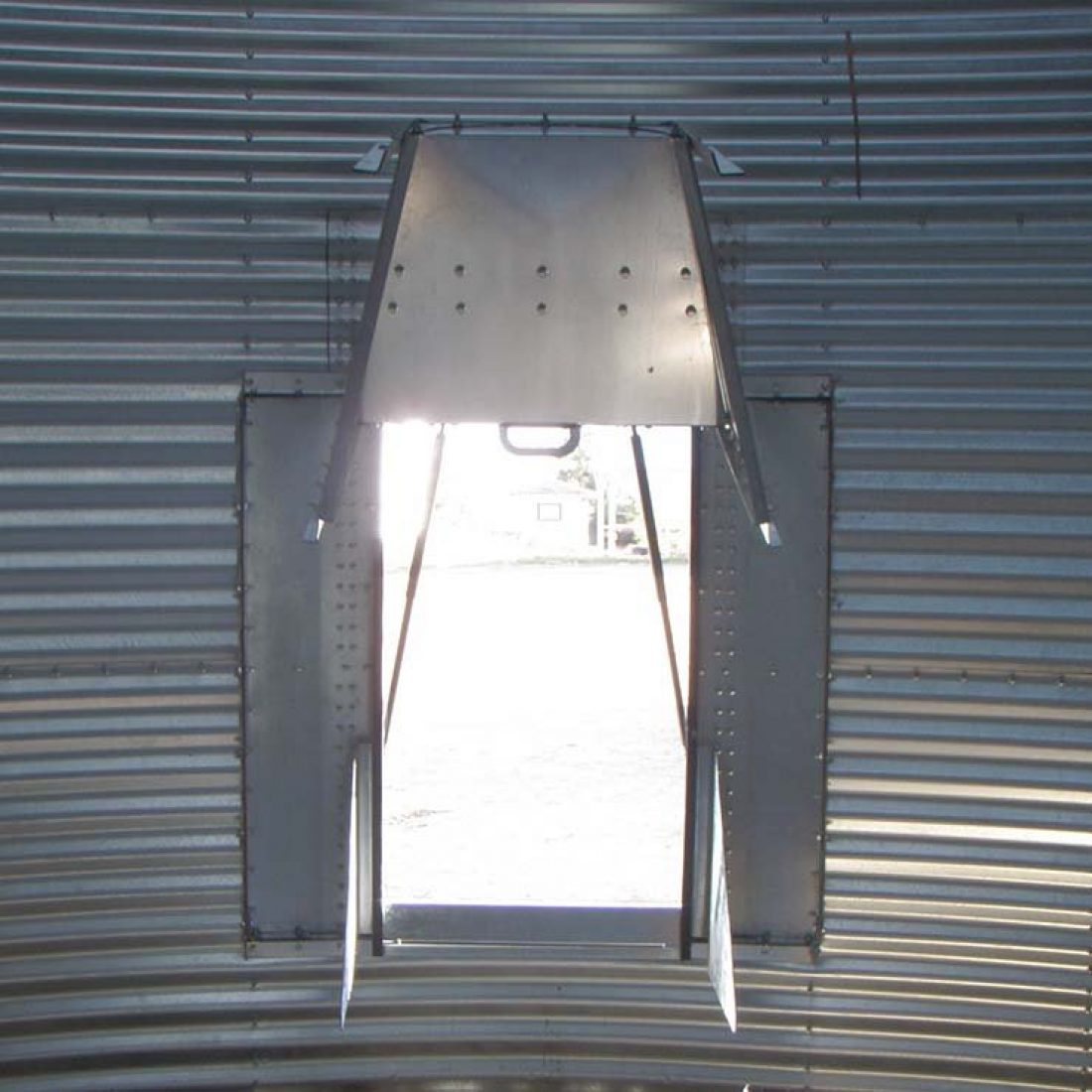 Easy Access Grain Bin Doors - Darmani North America